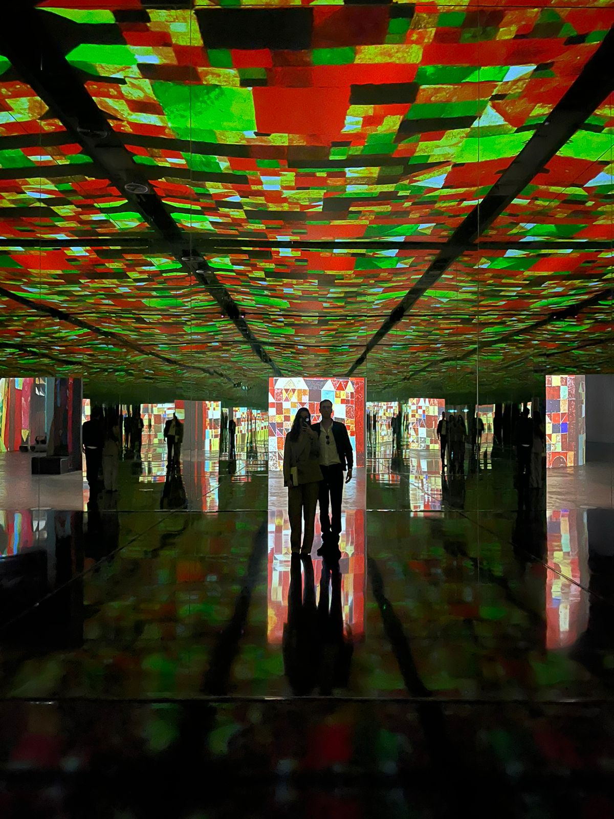 RAISE VIBRATION - Gaudi, Kandinsky and Klee at Infinity des Lumières ...